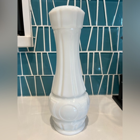 Wheaton | Accents | Antique Milk Glass Bud Vase Bullseye Pattern Art ...